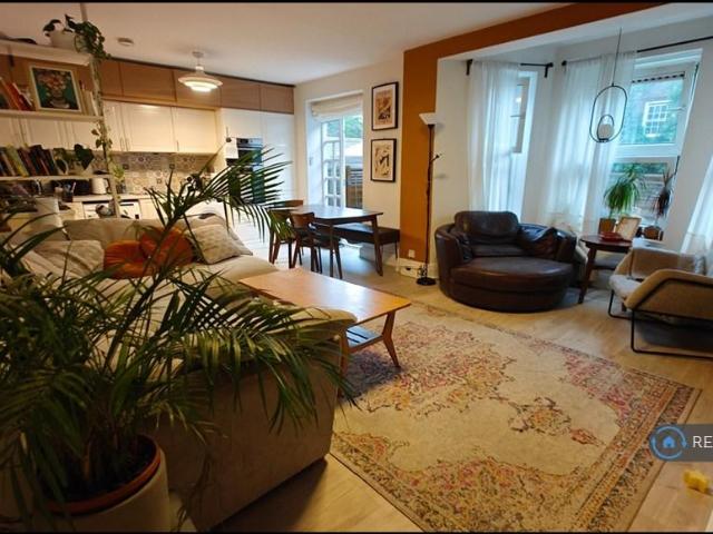 4 bedroom flat to rent