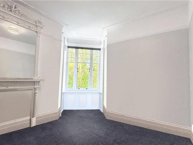 4 bedroom flat to rent