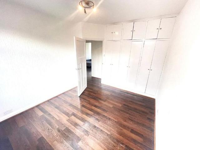 4 bedroom flat to rent