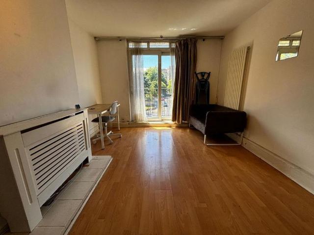 4 bedroom flat to rent