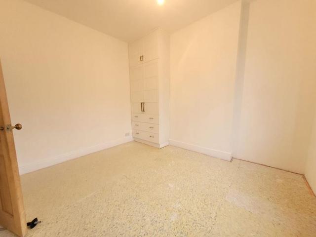 4 bedroom flat to rent