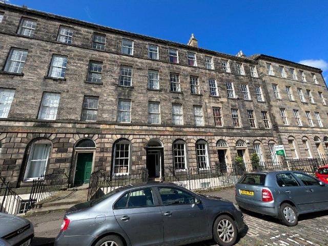 4 bedroom flat to rent