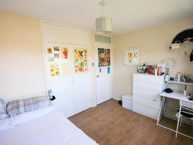 4 bedroom flat to rent