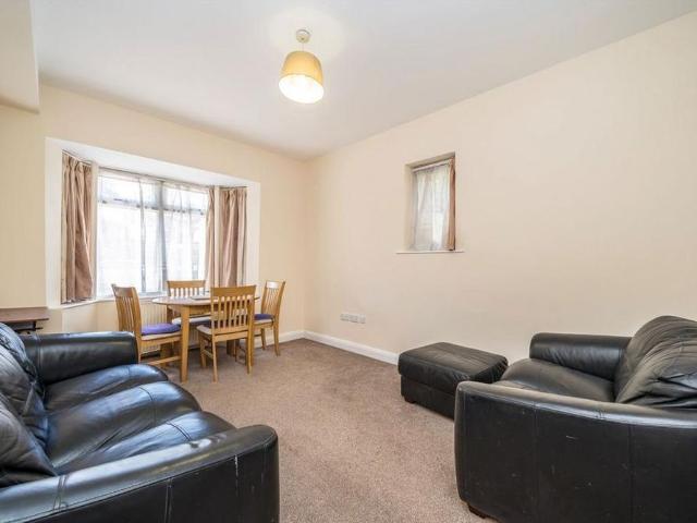 4 bedroom flat to rent