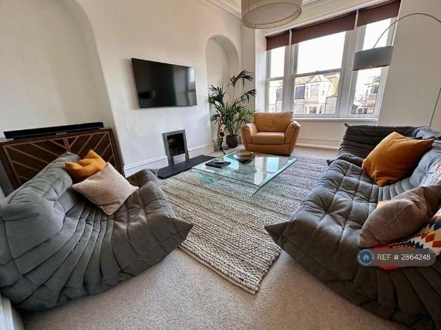 4 bedroom flat to rent
