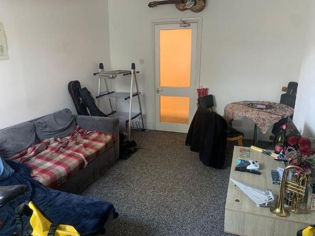 4 bedroom flat to rent