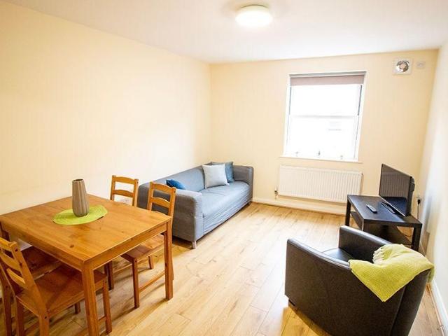 4 bedroom flat to rent