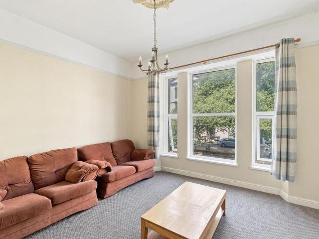 4 bedroom flat to rent