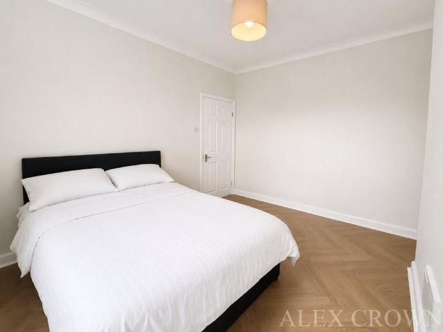 4 bedroom flat to rent