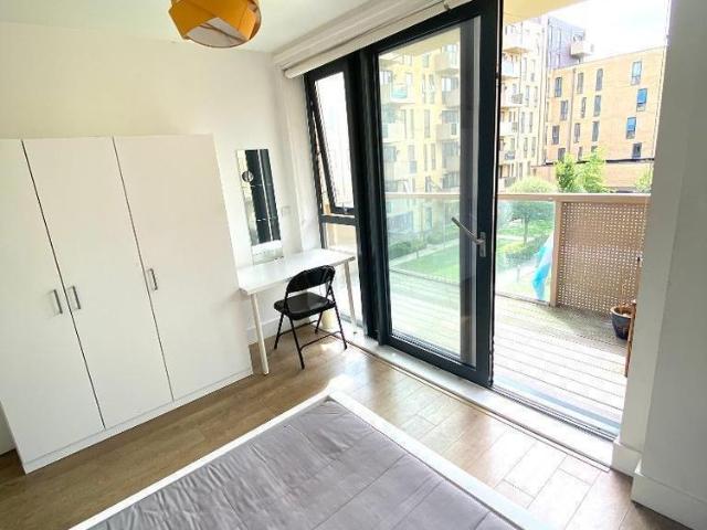 4 bedroom flat to rent