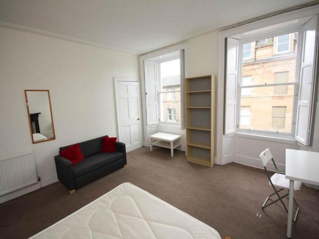 4 bedroom flat to rent