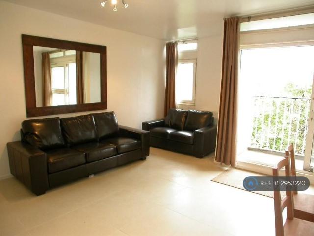 4 bedroom flat to rent