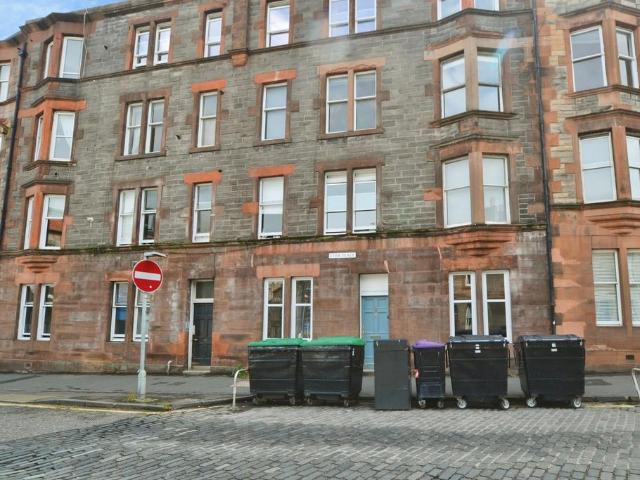 4 bedroom flat to rent