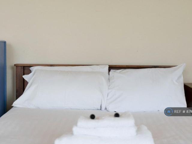 4 bedroom flat to rent
