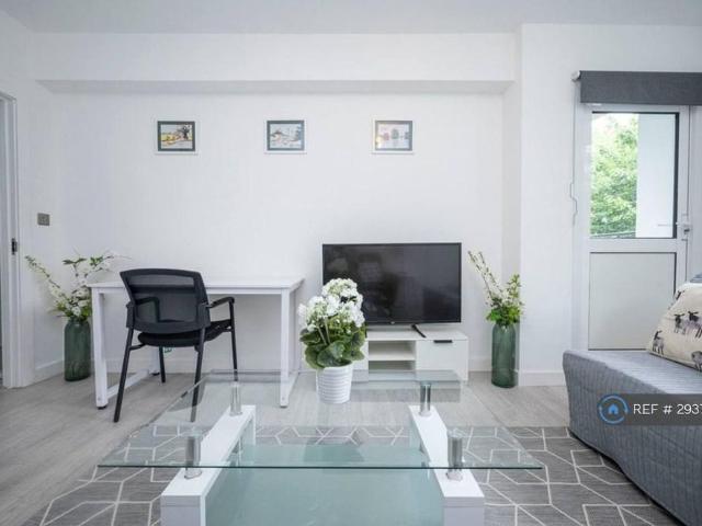 4 bedroom flat to rent