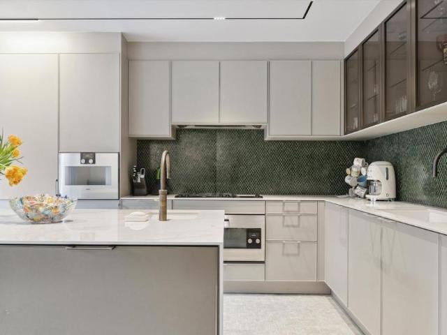 4 bedroom flat to rent