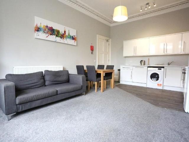 4 bedroom flat to rent