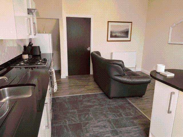 4 bedroom flat to rent