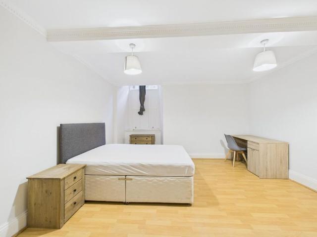 4 bedroom flat to rent