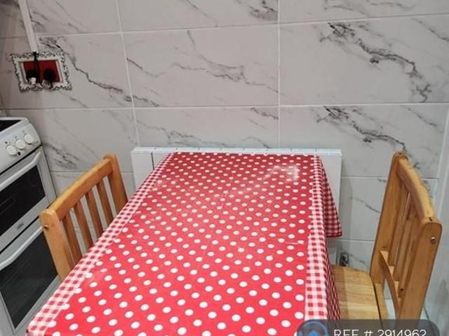 4 bedroom flat to rent