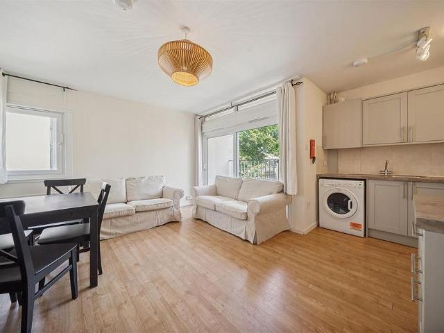 4 bedroom flat to rent