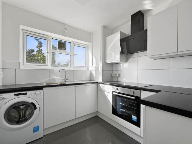 4 bedroom flat to rent