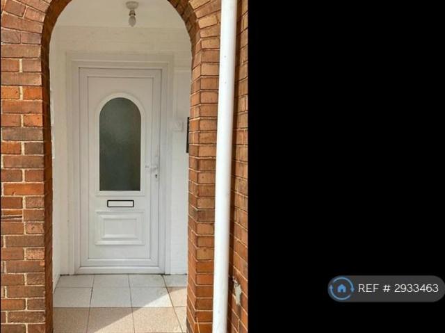 4 bedroom flat to rent
