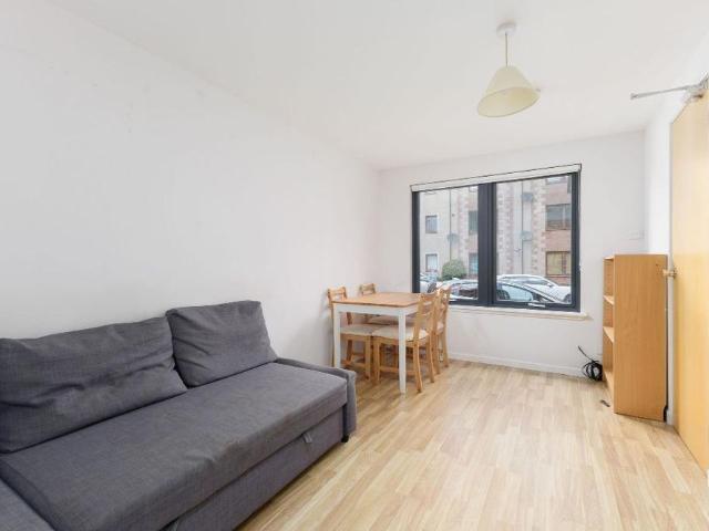 4 bedroom flat to rent