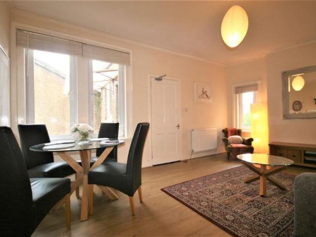4 bedroom flat to rent