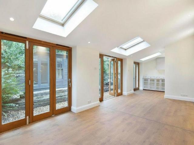 4 bedroom flat to rent