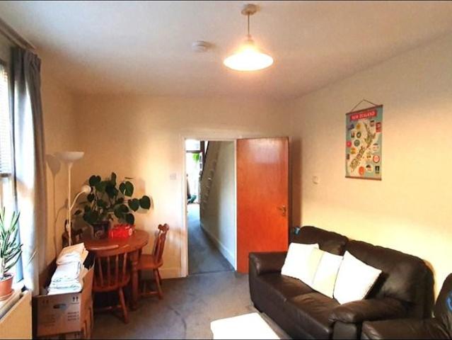4 bedroom flat to rent