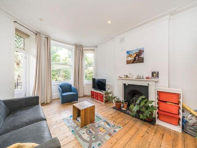 4 bedroom flat to rent