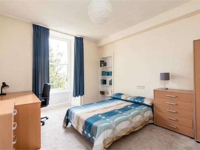 4 bedroom flat to rent
