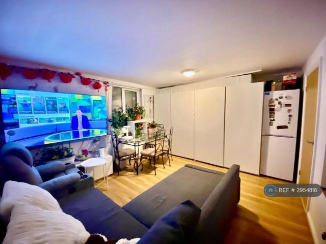 4 bedroom flat to rent