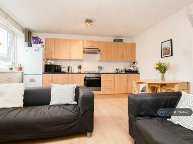 4 bedroom flat to rent
