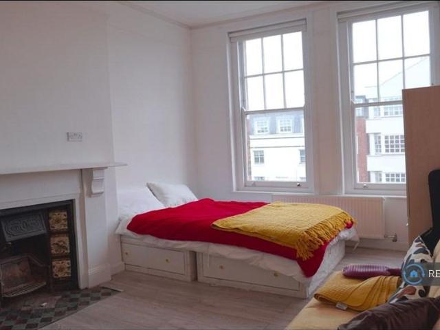 4 bedroom flat to rent