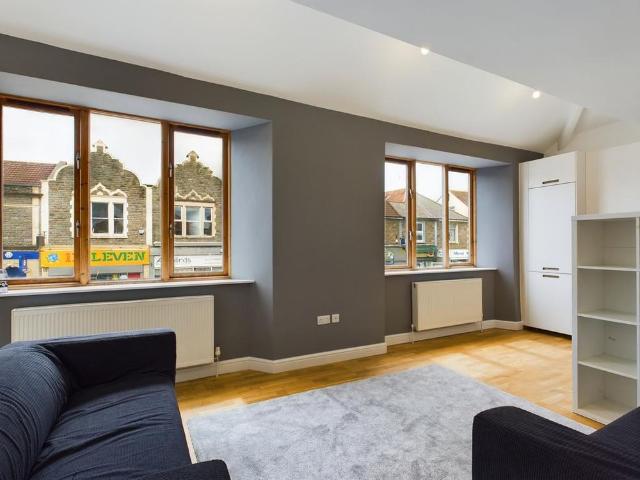 4 bedroom flat to rent