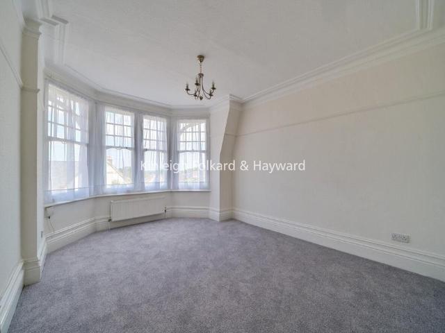 4 bedroom flat to rent