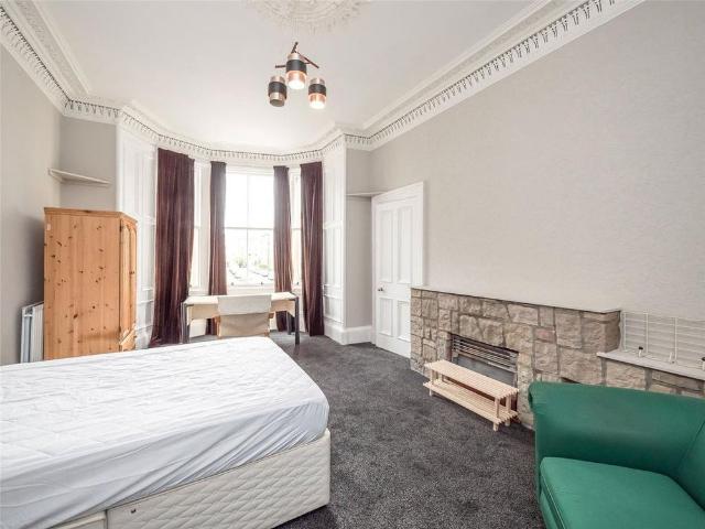 4 bedroom flat to rent