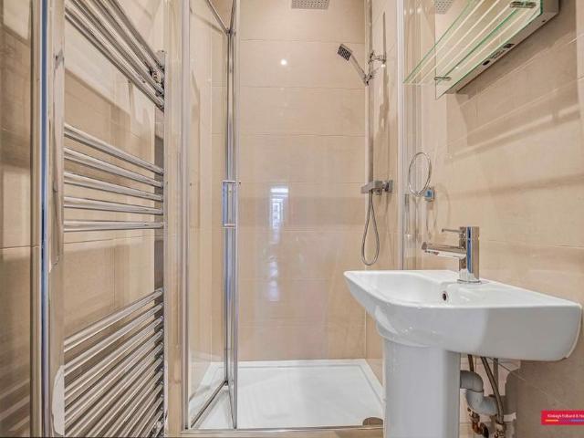 4 bedroom flat to rent