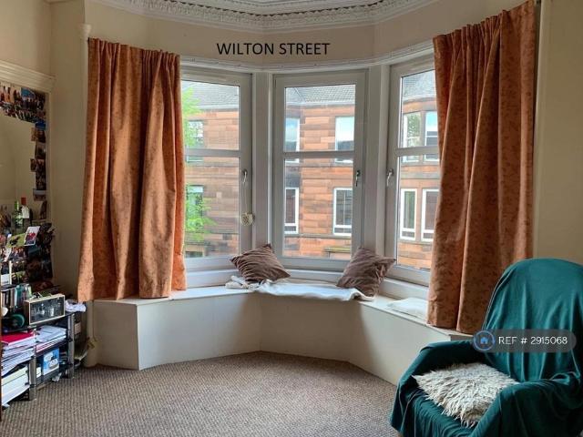 4 bedroom flat to rent