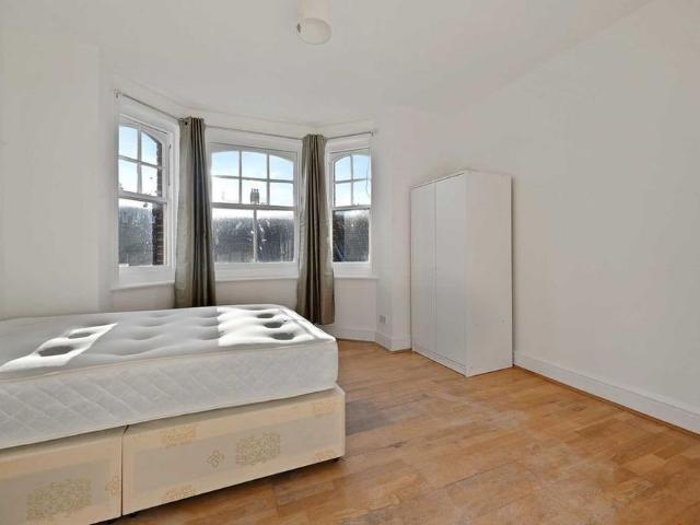 4 bedroom flat to rent