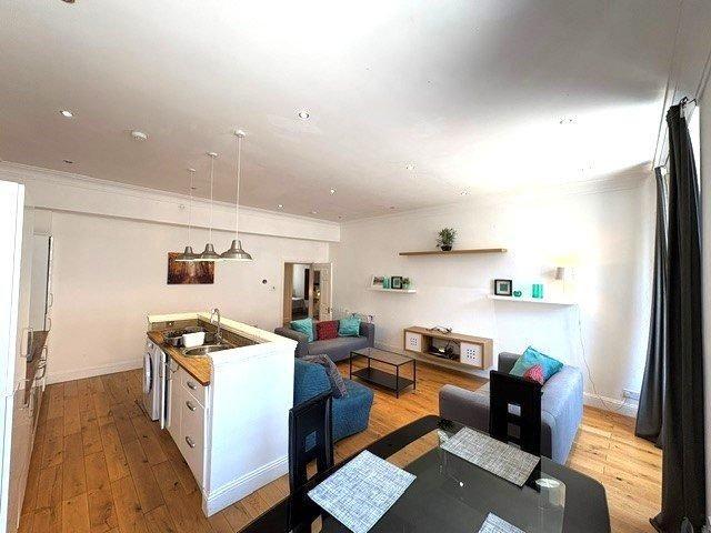 4 bedroom flat to rent