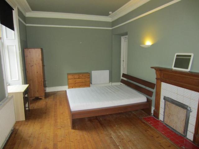 4 bedroom flat to rent