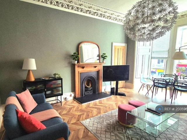 4 bedroom flat to rent