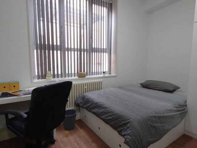 4 bedroom flat to rent