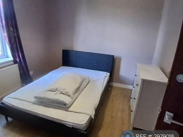 4 bedroom flat to rent