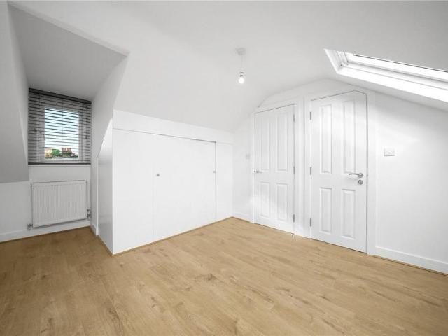 4 bedroom flat to rent
