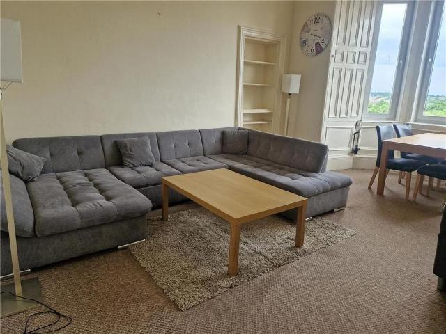 4 bedroom flat to rent