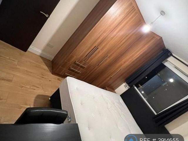 4 bedroom flat to rent